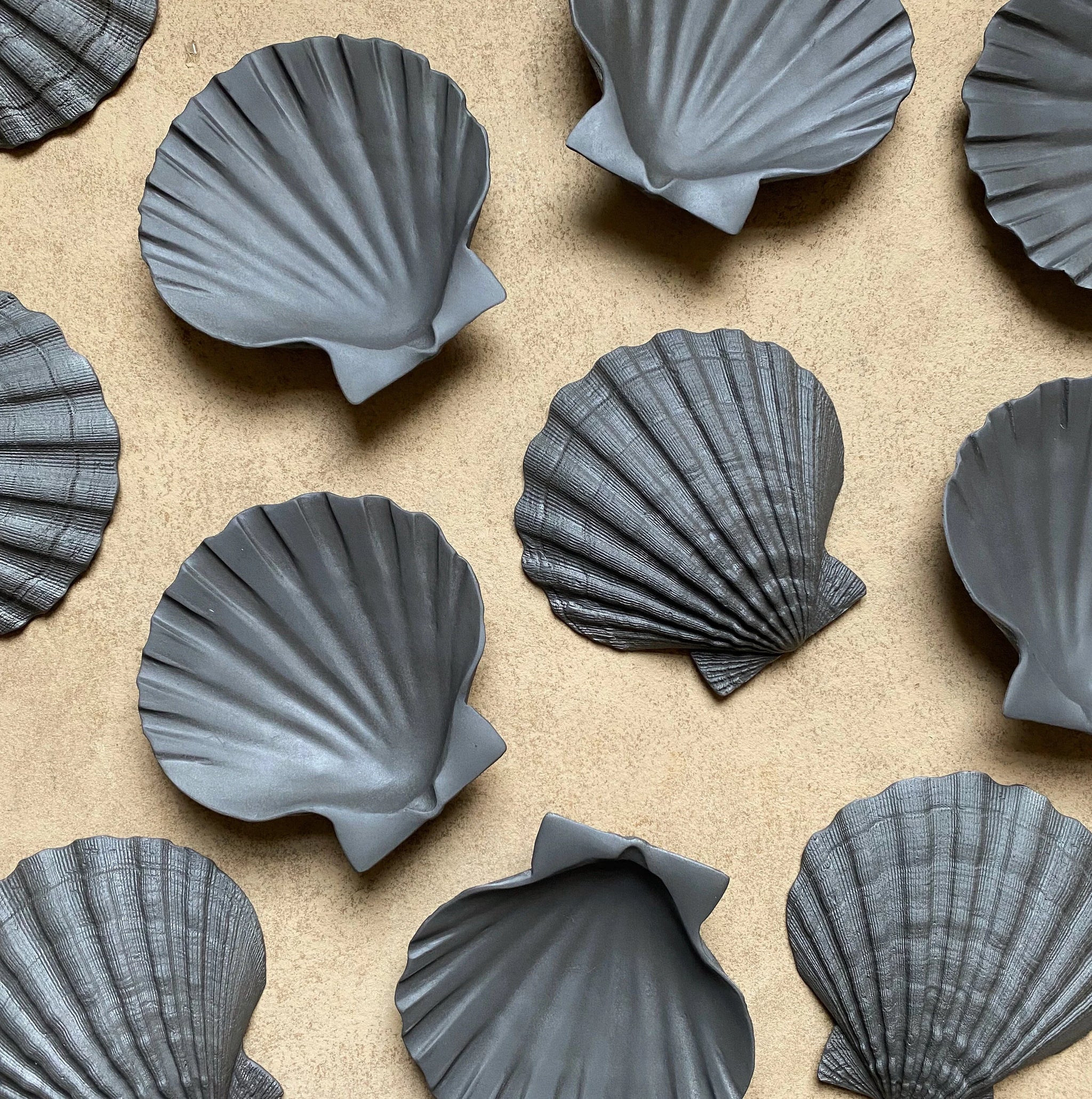 Scallop Shell Metal Serving Dish - Matte Black